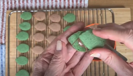 Irresistibly Sweet Italian Leaf Cookies Recipe Is Fun To Make!