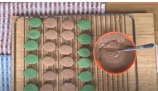 Irresistibly Sweet Italian Leaf Cookies Recipe Is Fun To Make!